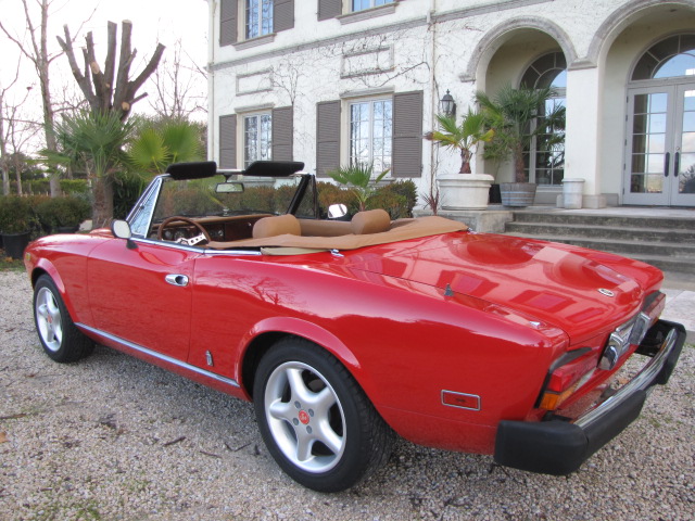Red Fiat 124 Spider - CLASSIC CARS LTD, Pleasanton California
